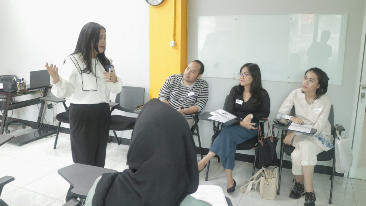 Public Class | .::Talk Incorporation::.